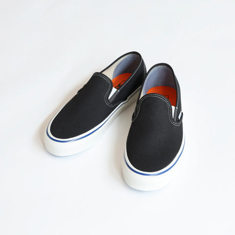 Slip-On 48 Deck Dx - BLACK | WAGON | For our field life Slip-On 48 Deck Dx - BLACK | WAGON | For our field life